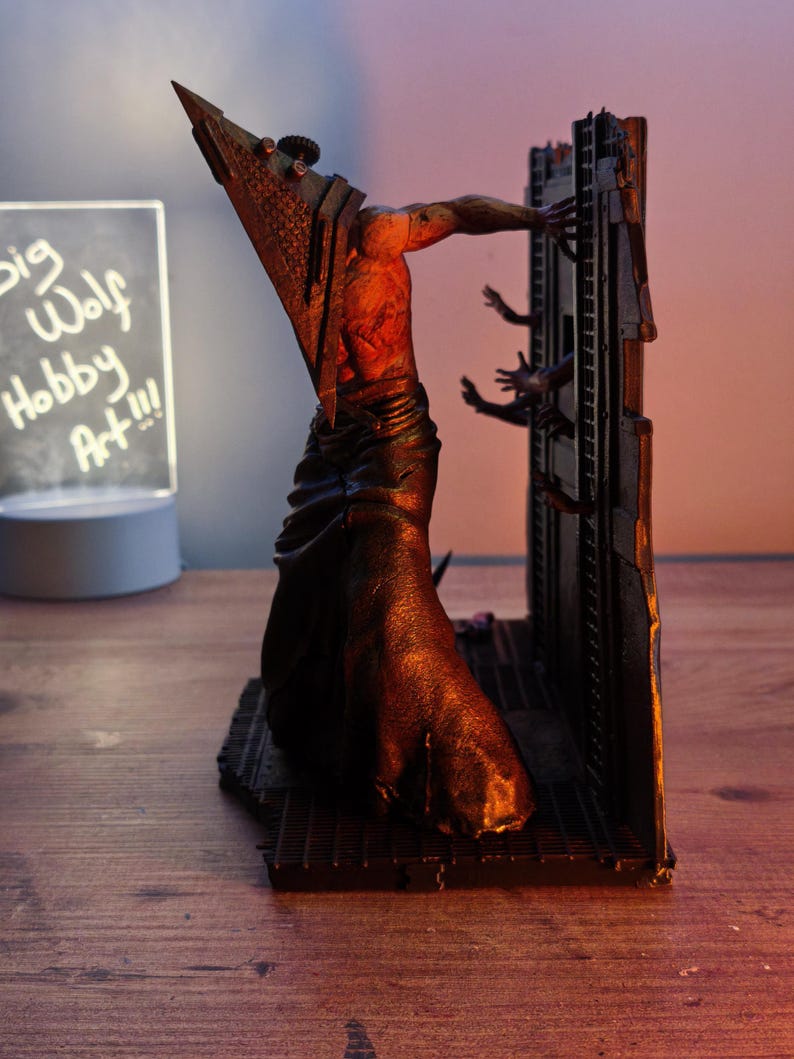 Pyramid Head Diorama - Hand-painted 3D Printed Statue From Silent Hill ...