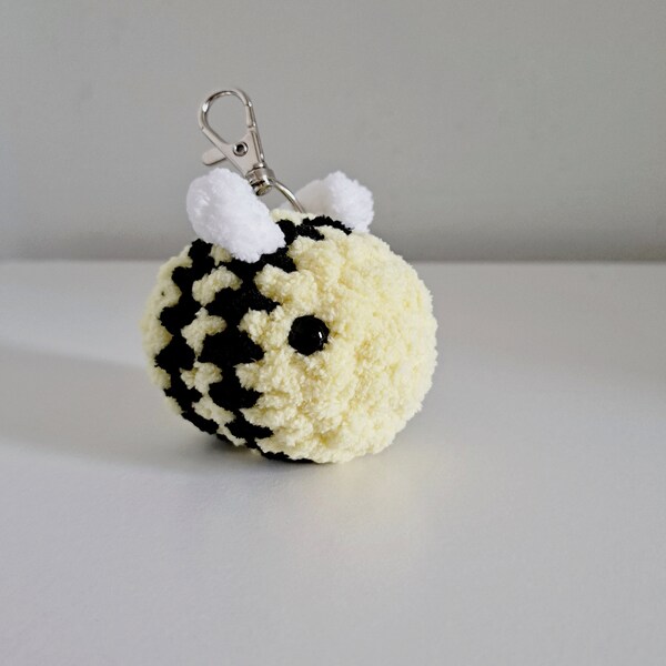 Crochet Bee Keychain - Etsy