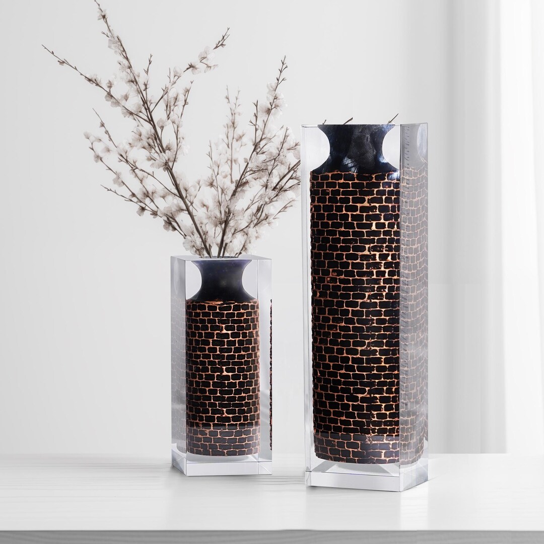 Frozen Retro Castle Vase, Vintage Black Vase in Acrylic, Unique Design ...