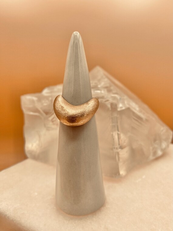 14k Gold Curve Ring - Gem