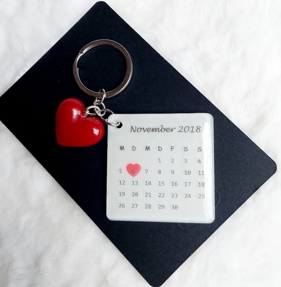 Personalized Keychain Calendar Epoxy Resin L Resin L Gift - Etsy