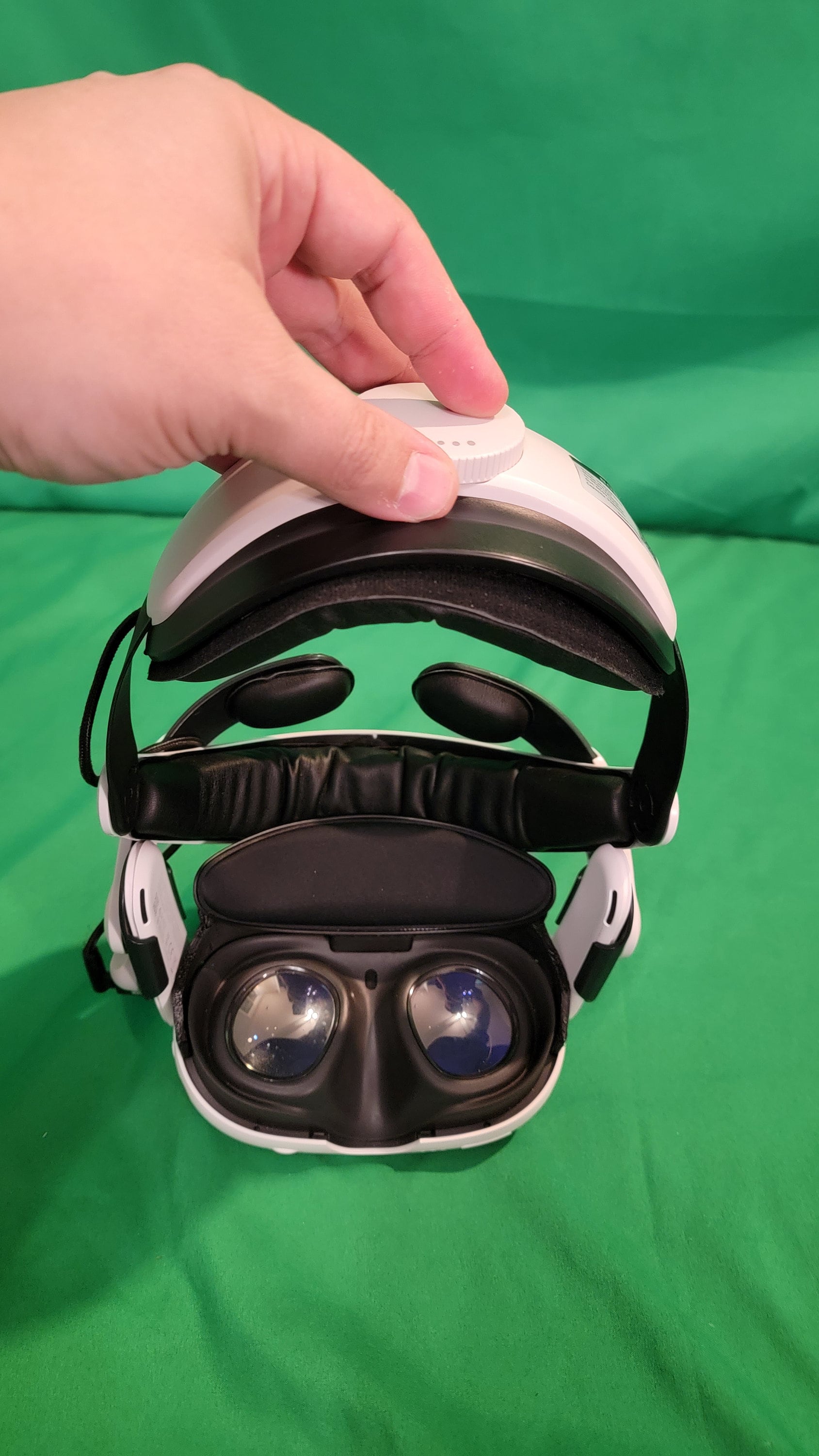 Fluid Mixed Reality Facial Interface | Quest 3 (compatible) | Open XR, AR, and MR Forehead Face ...