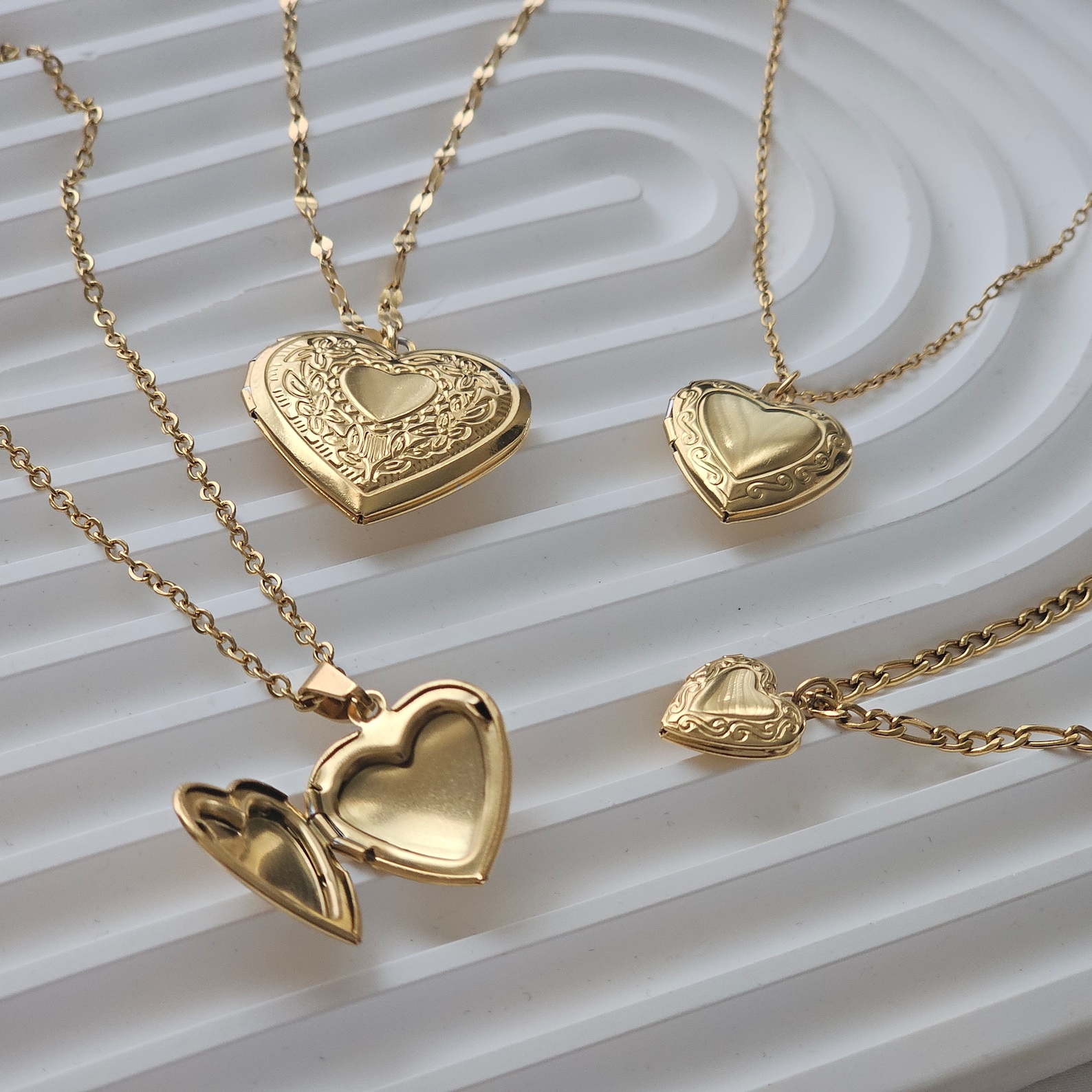 18k Gold Heart Locket Necklace: Personalized Photo, Waterproof Jewelry ...