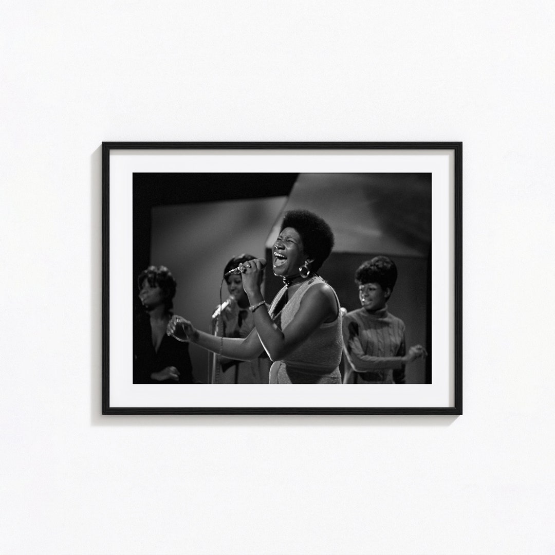 Aretha Franklin Posters / Aretha Franklin Black and White Wall Art ...