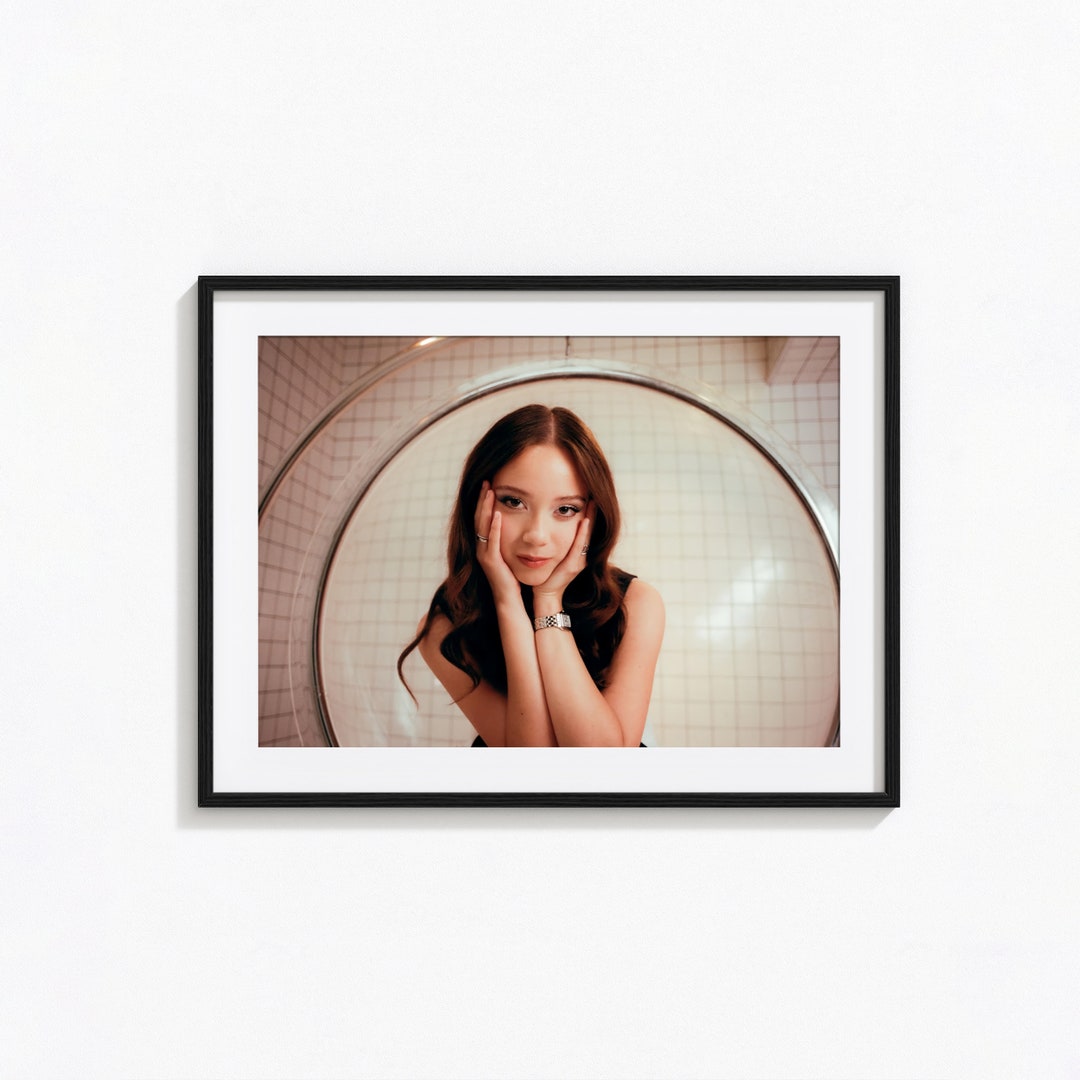 Laufey Posters / Laufey Black and White Poster / Bewitched Poster ...