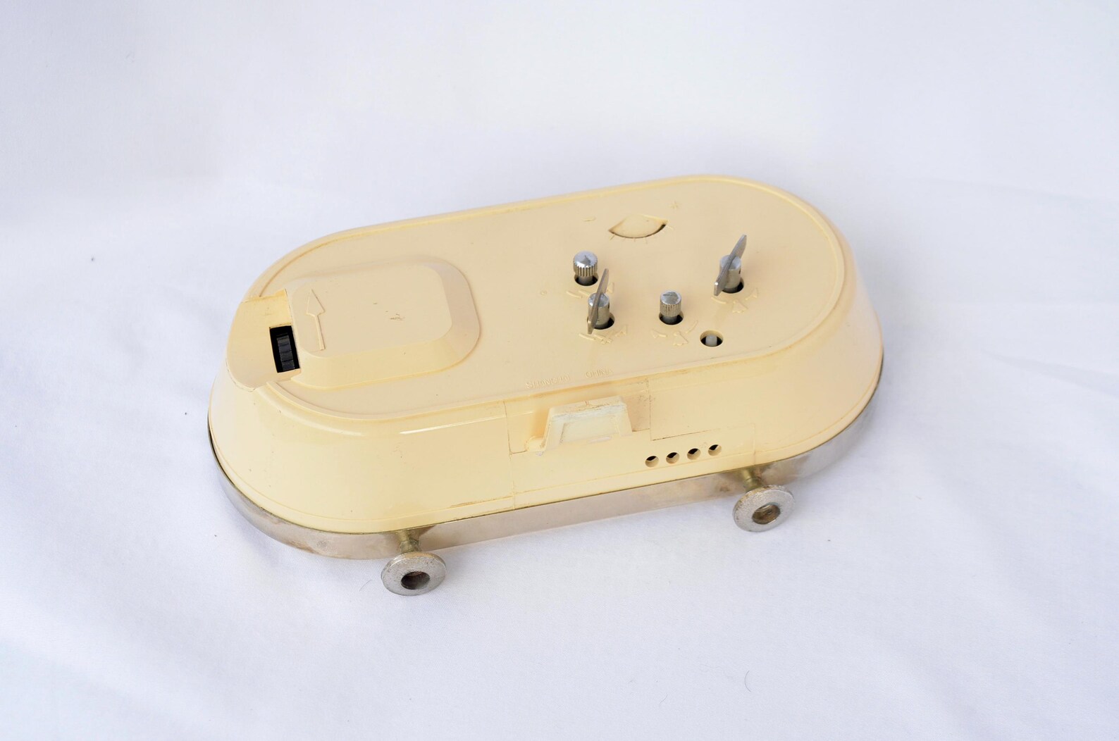 Vintage Diamond Alarm Clock Wind up Retro W/ Date '70s, Flip Date Clock ...