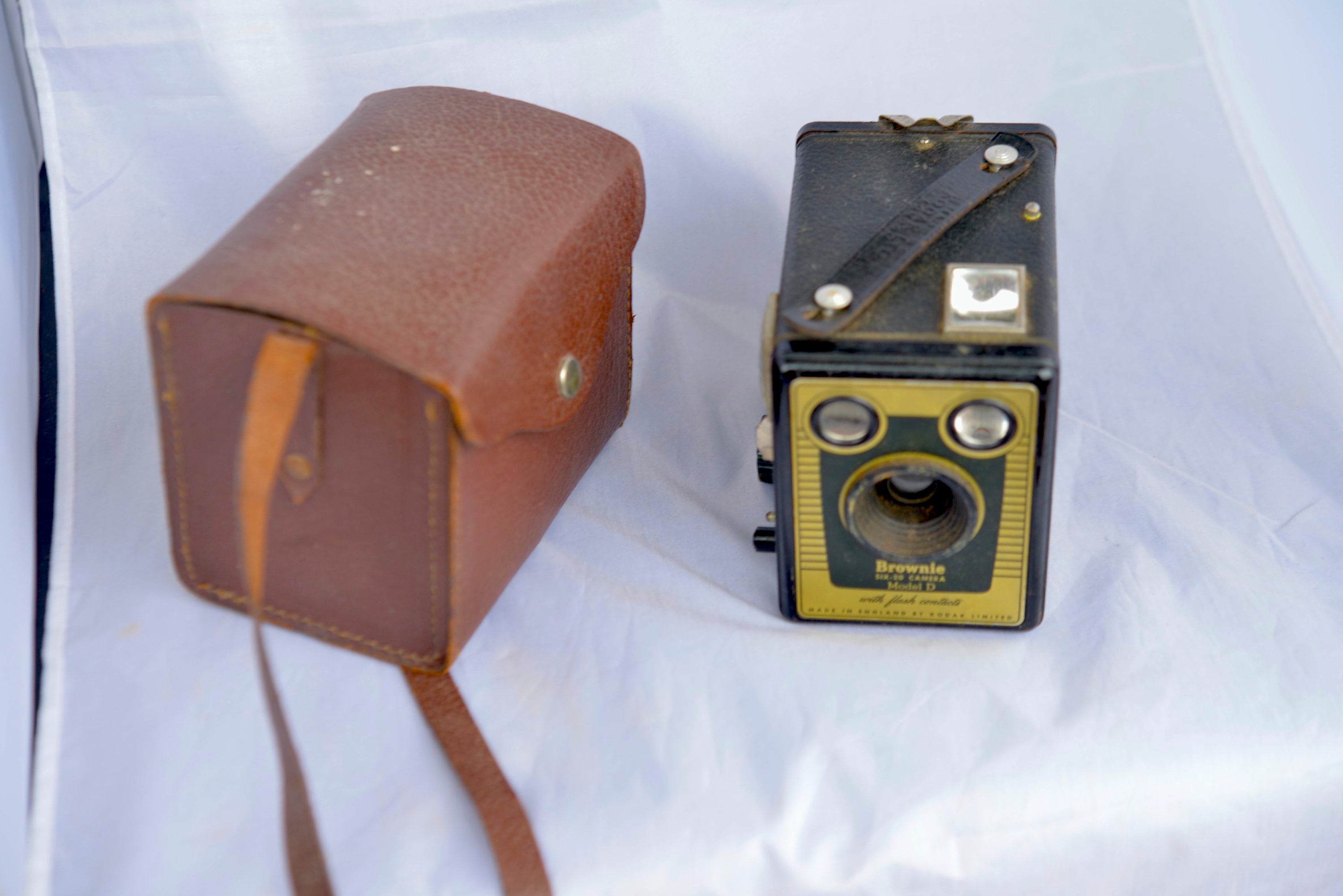 Kodak Brownie Six-20 Box Camera Model E With Case C.1953-1957 Very Good ...