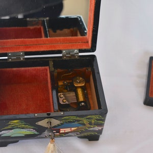 Vintage Japanese Black Lacquer Musical, Jewelry Box Liquored Japanese ...