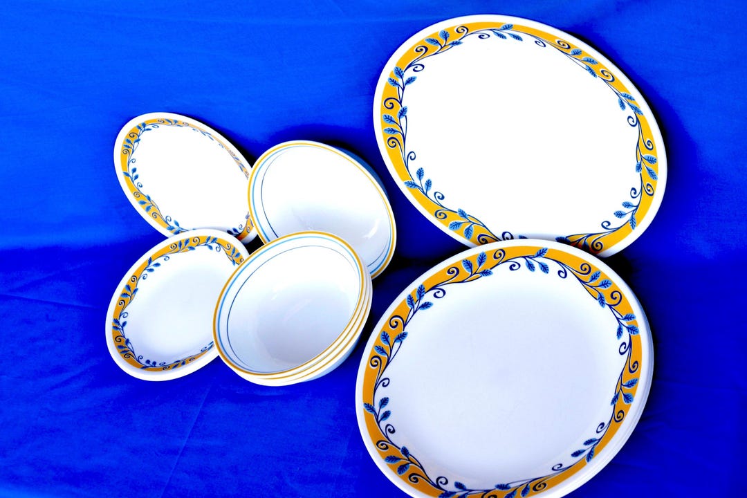 Set of 12 Corelle Casa Flora Pattern. 4 Dinner Plates and 4 Bread and 4 ...