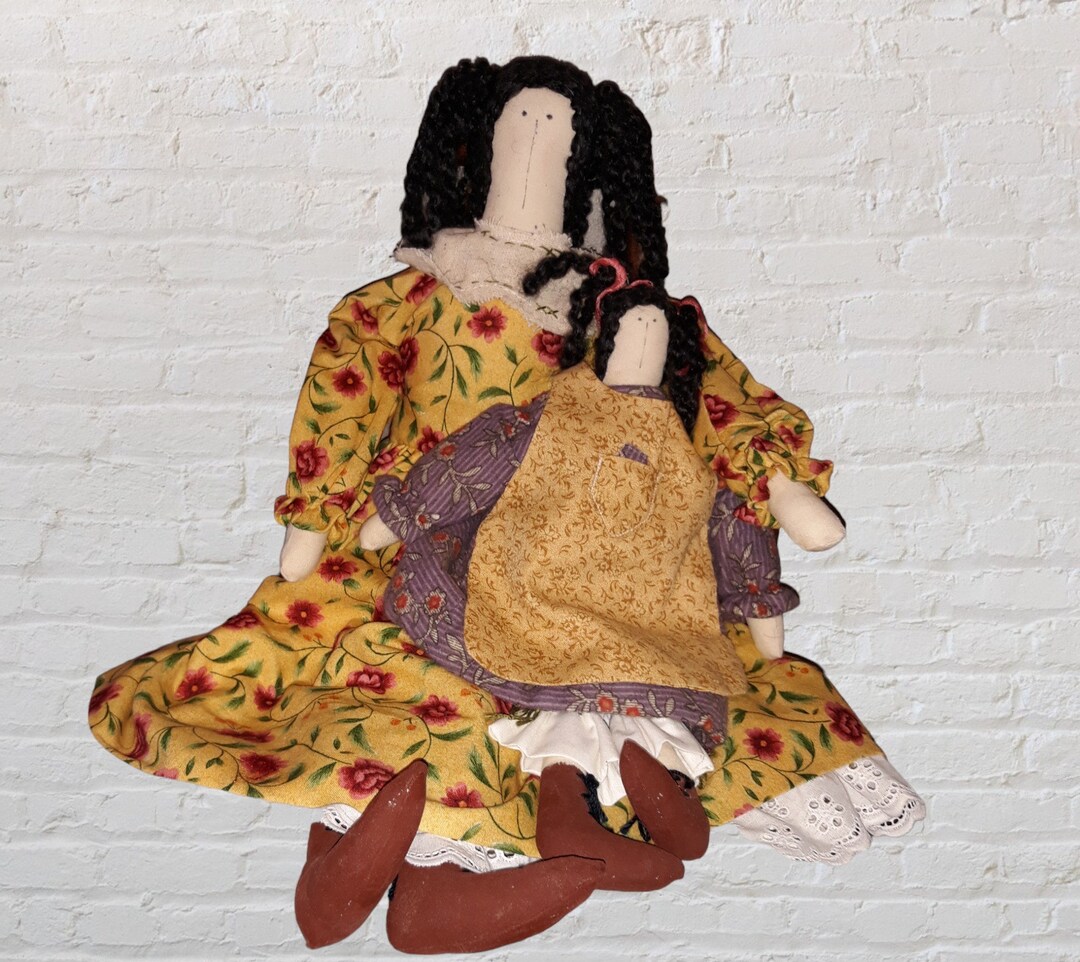 GIFT for Children or Collectors. Handmade Amish Doll wanda Holding ...