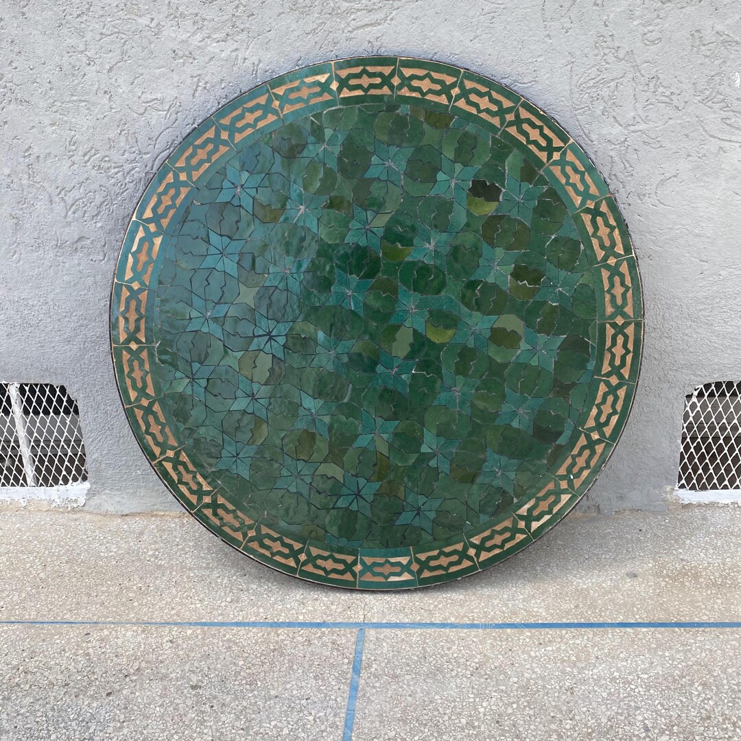 Green Mosaic Table Top - Solid Round Table - Custom Your Outdoor Patio ...