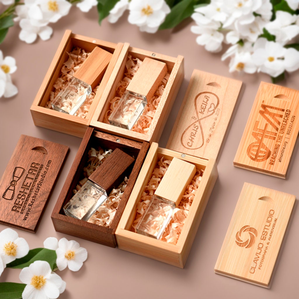 Clé USB personnalisée en bois avec cristal dans une boîte en noyer ...
