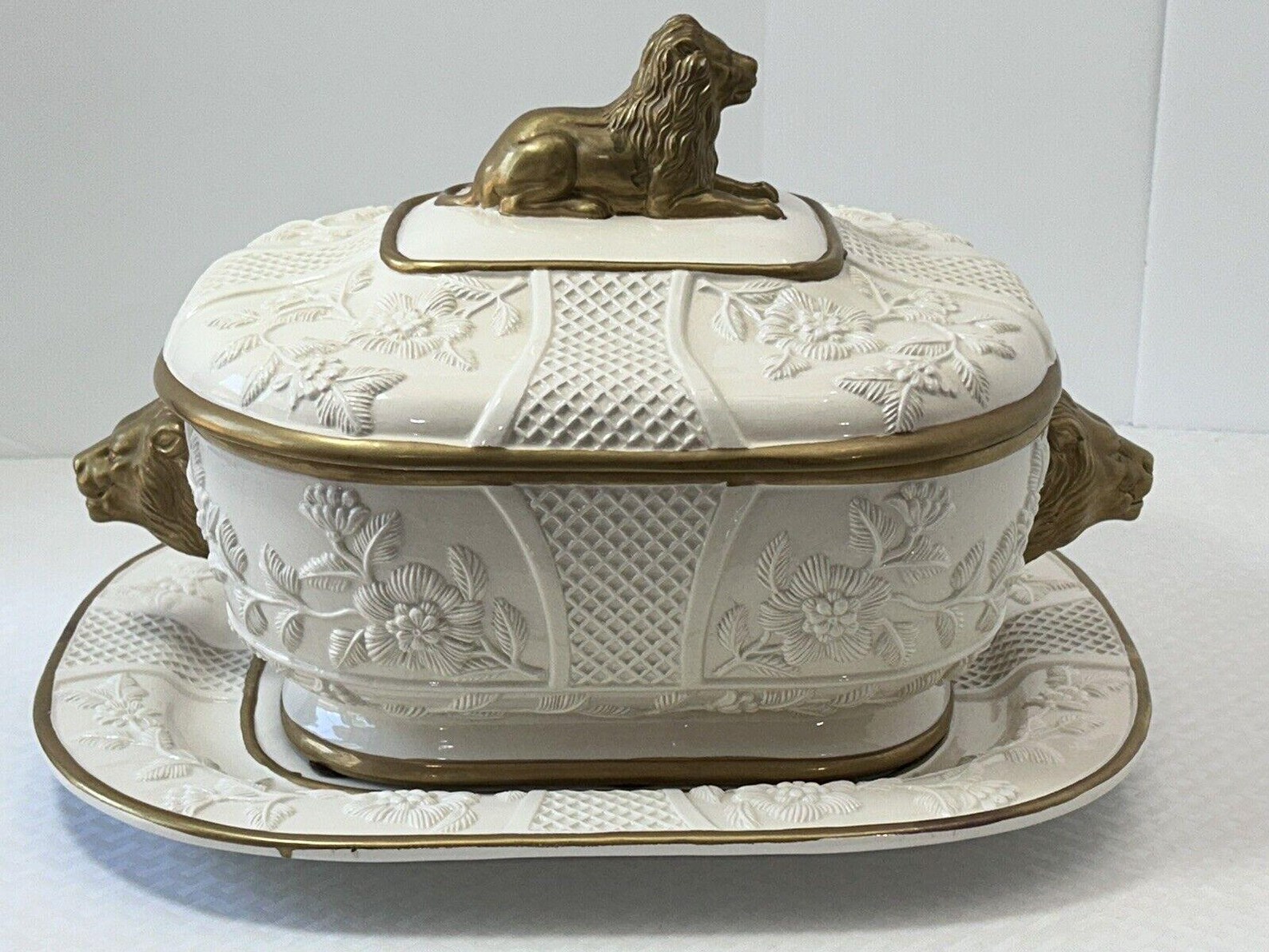 Mottahedeh Design Bassoon Italian Porcelain Tureen Figural Lions ...
