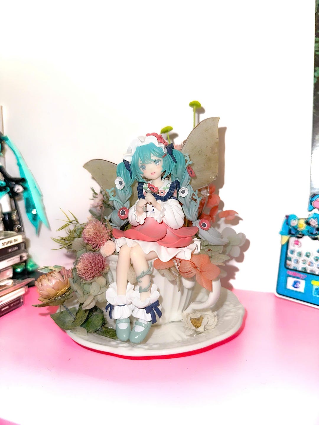Real Luna Moth Specimen - Hatsune Miku Flower Fairy Figure Oddities ...