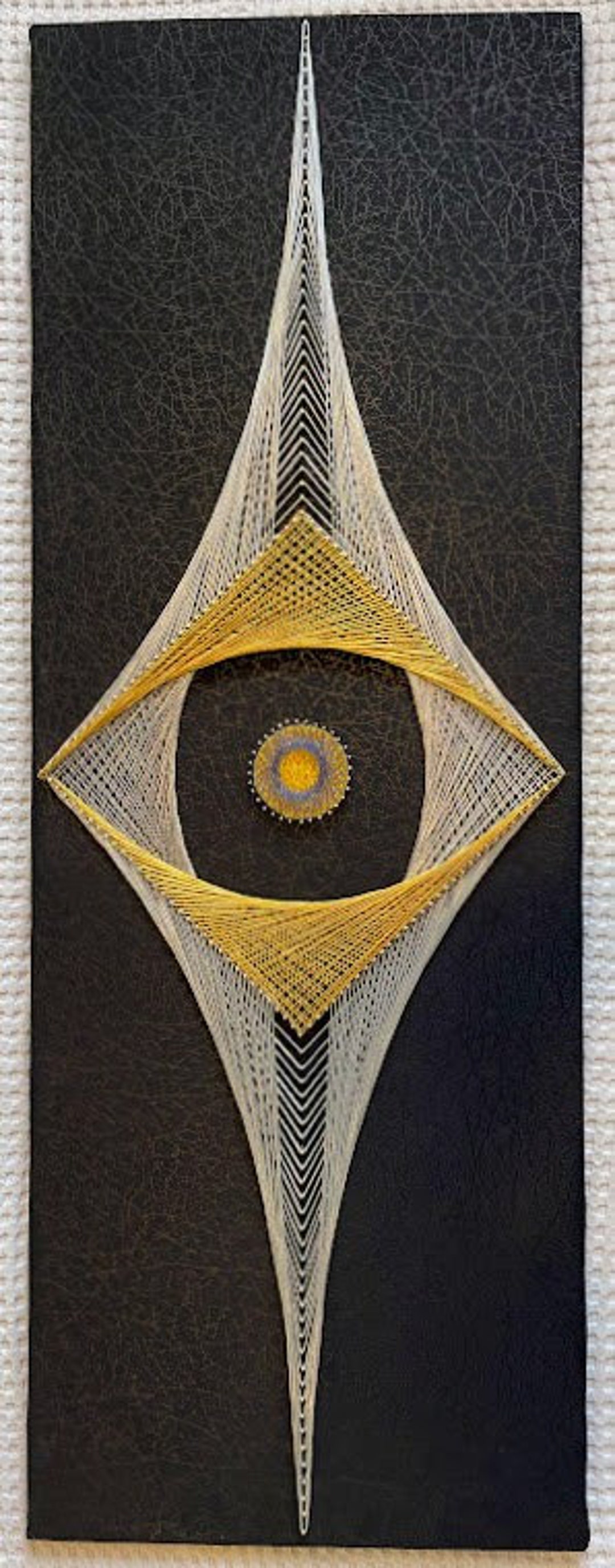 Navel-gazing, Stringart - Etsy