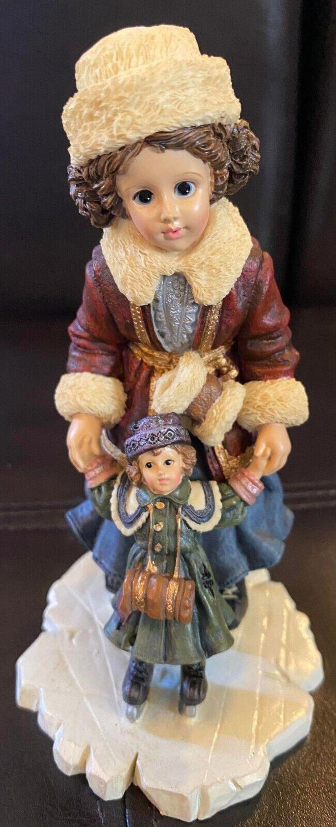 Charming Mother and Daughter Figurine - Etsy