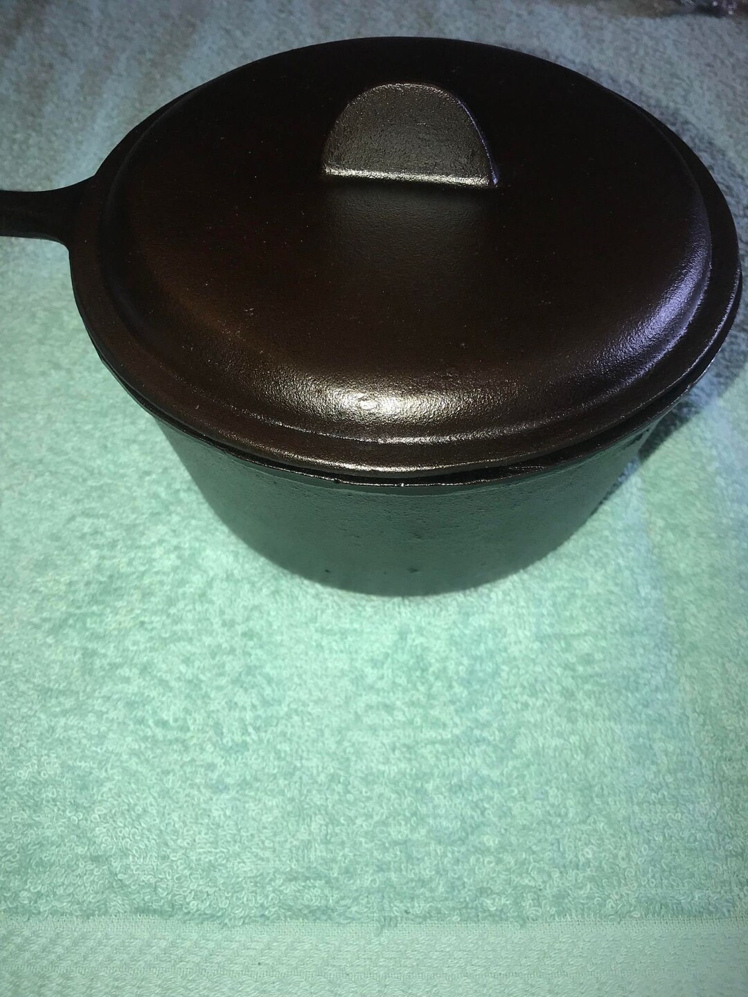 Taiwan Cast Iron Saucepot With Lid 2 Qt - Etsy