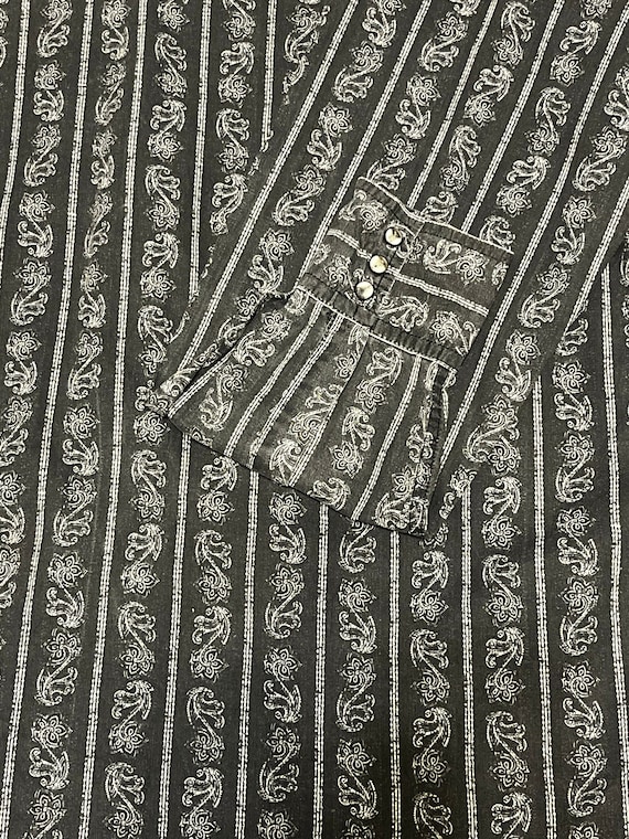 Vintage-Inspired Retro Southern Thread Black and Whit… - Gem