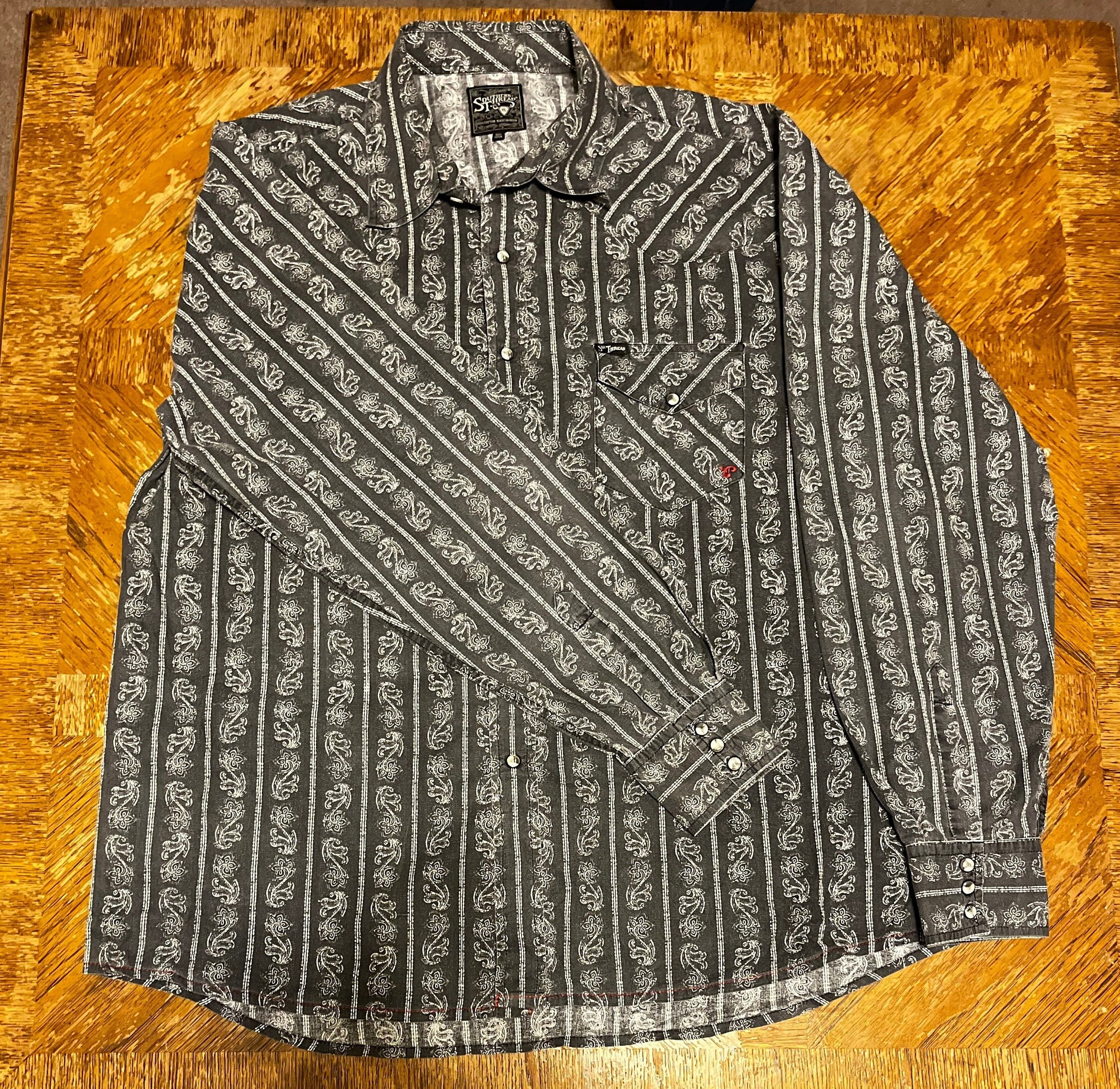 Vintage-inspired Retro Southern Thread Black and White Vintage Rodeo ...