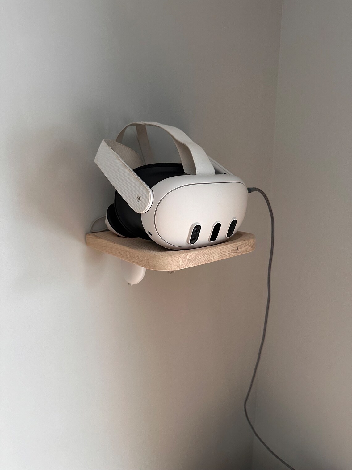 Handcrafted Hard Maple VR Headset Wall Mount – Meta Quest 3 - Etsy