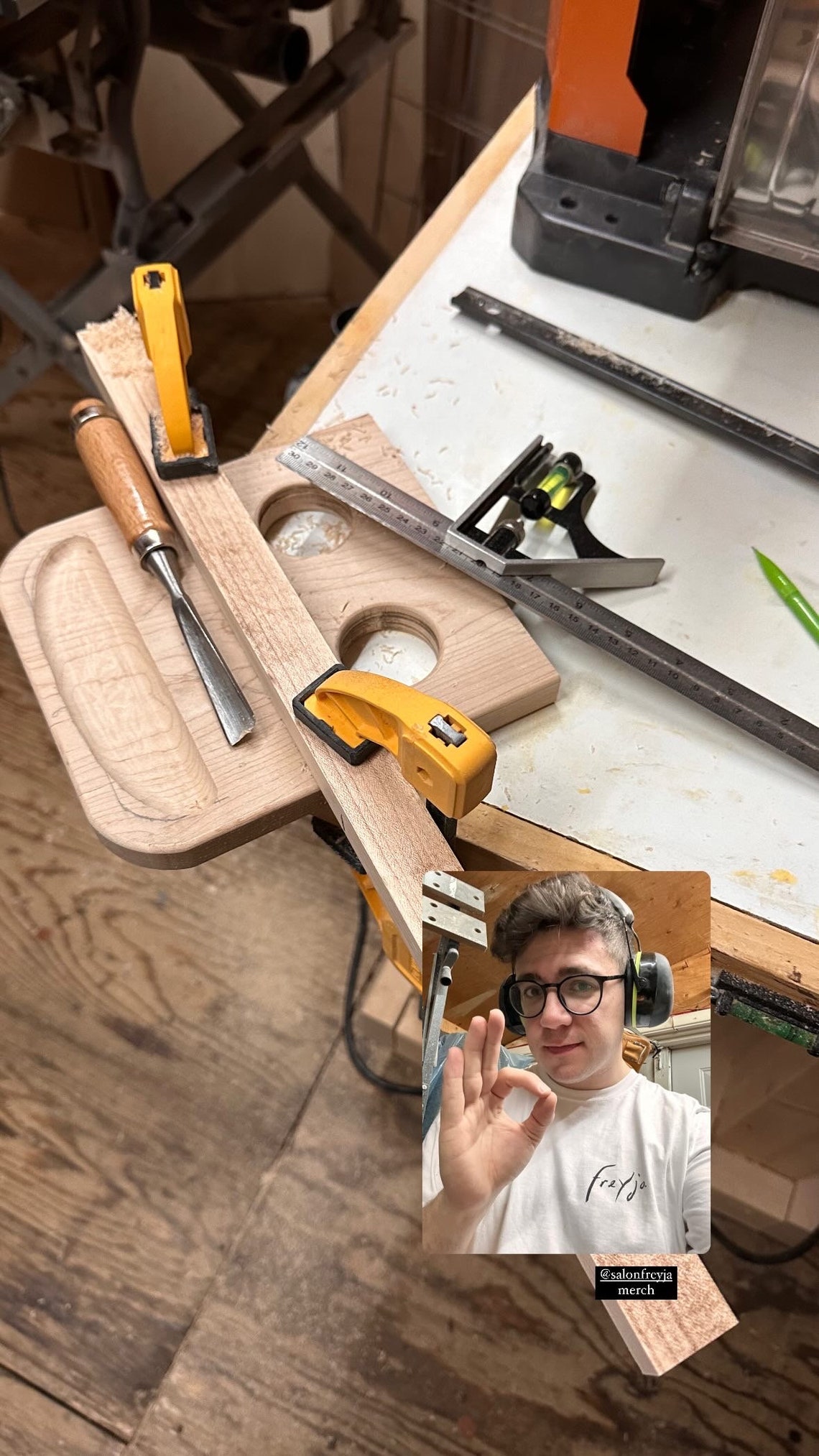 Handcrafted Hard Maple VR Headset Wall Mount – Meta Quest 3 - Etsy