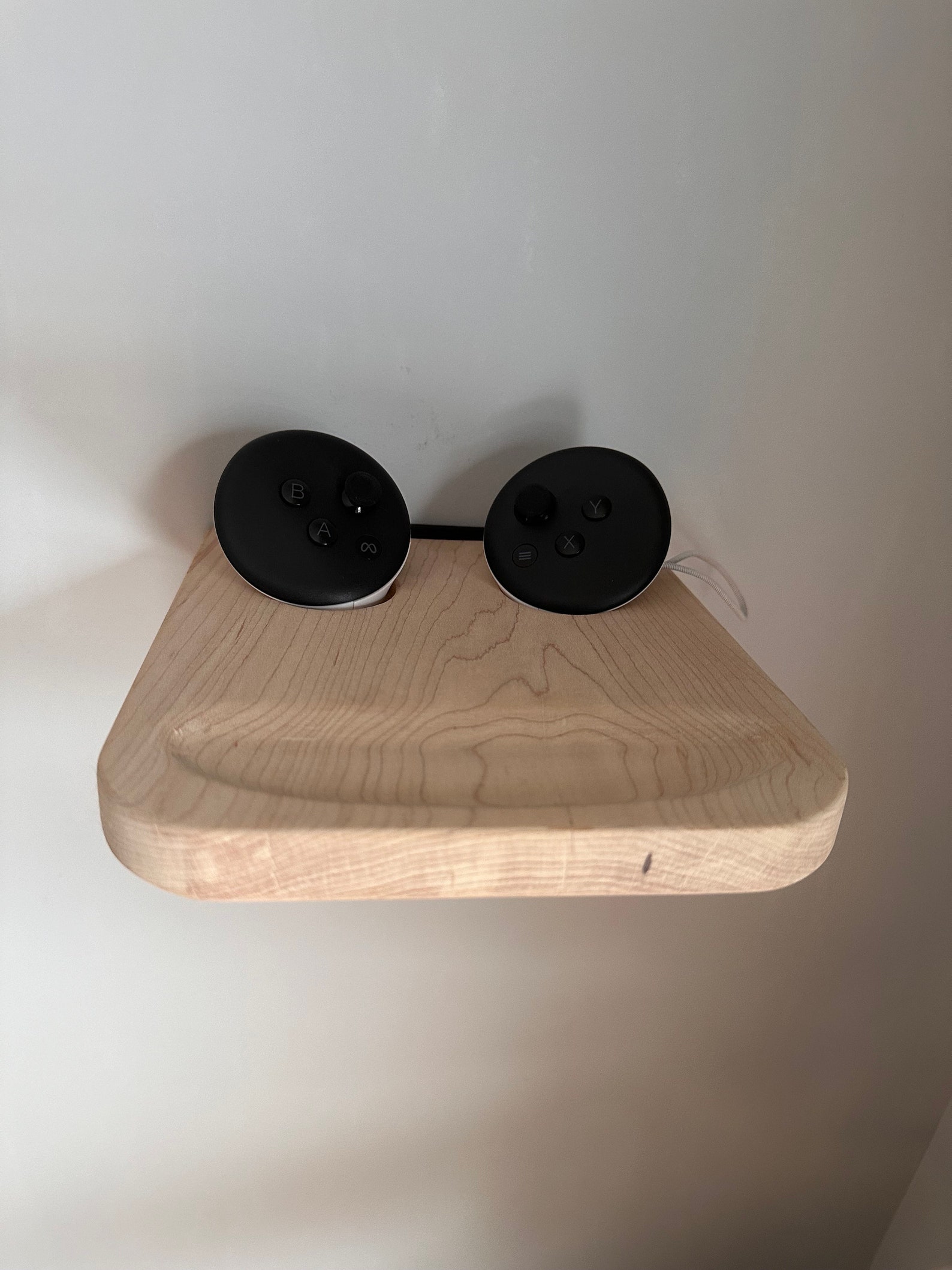 Handcrafted Hard Maple VR Headset Wall Mount – Meta Quest 3 - Etsy