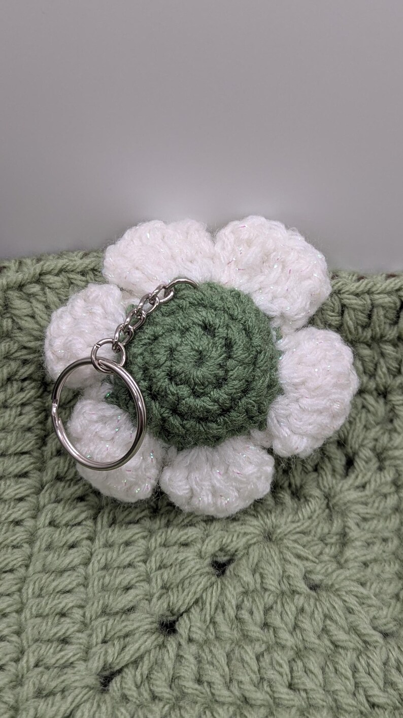 Daisy Flower Keychain | Spring Time Flower Keychain Gift | Key Ring ...