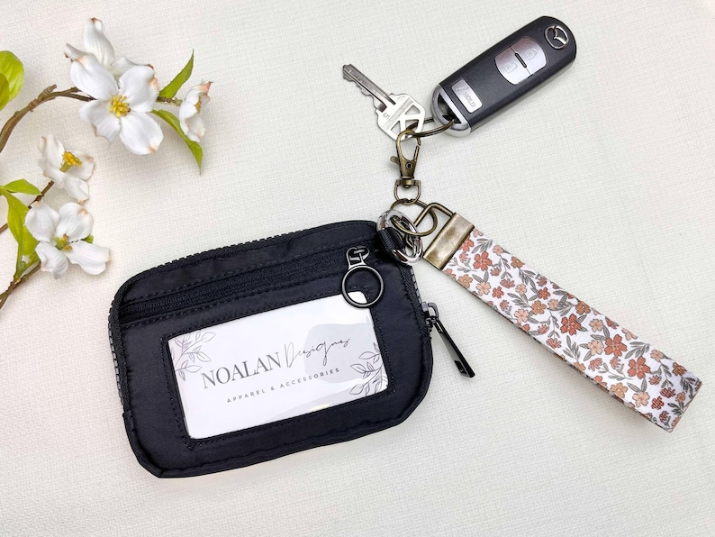 Keychain Wallet With Wristlet – Cardholder & ID Holder With Wristlet ...