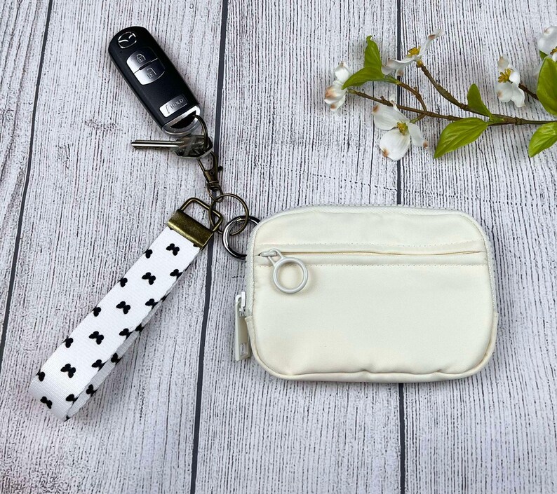 Keychain Wallet With Wristlet Cardholder & ID Holder With Wristlet ...