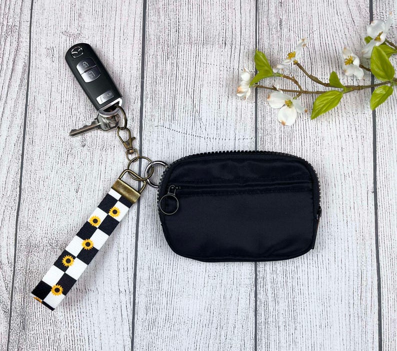 Keychain Wallet With Wristlet Cardholder & ID Holder With Wristlet ...