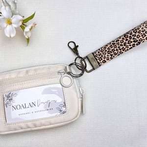 Keychain Wallet With Wristlet – Cardholder & ID Holder With Wristlet ...
