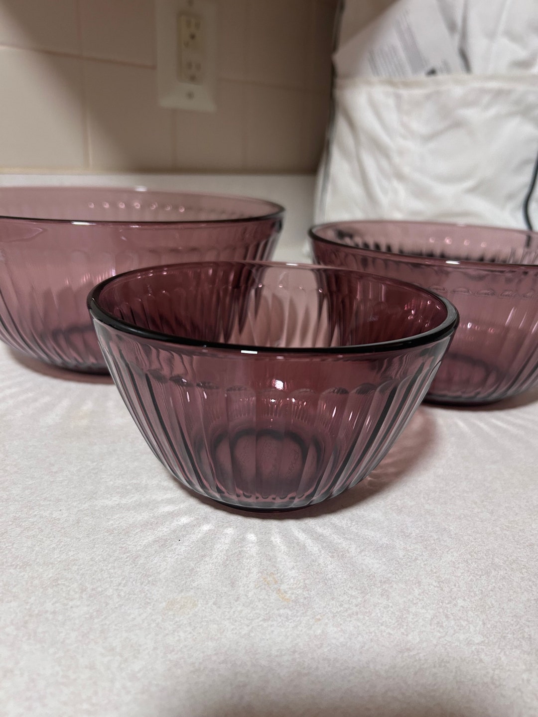 Vintage Pyrex Cranberry Scalloped Mixing Nesting Bowls 750ml, 1.5L, 2 ...