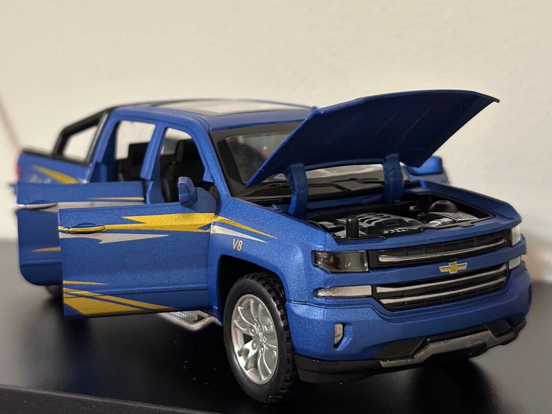Chevrolet Silverado 1:32 Alloy Diecast/scale Models/miniatures - Gift ...
