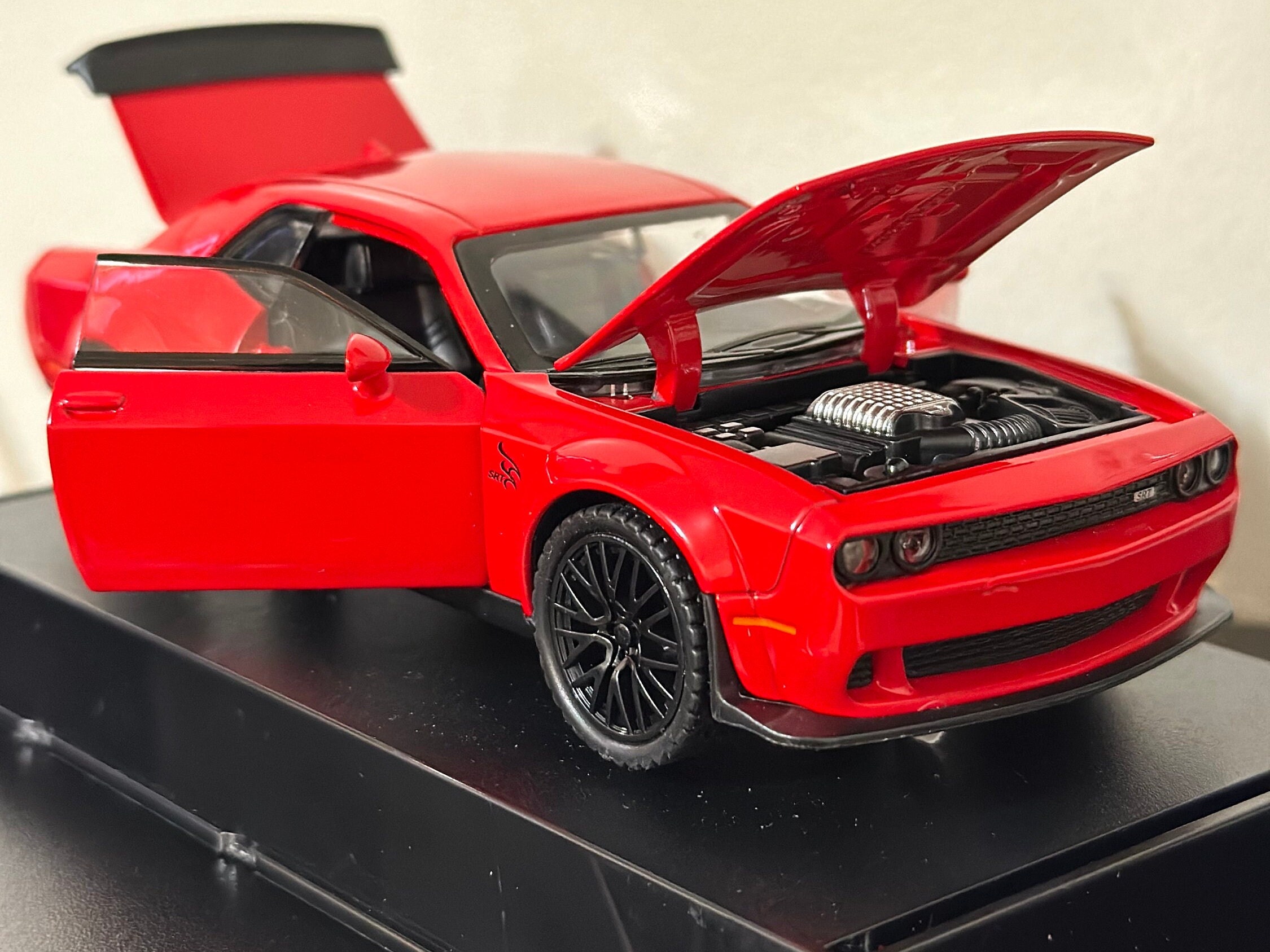 Dodge Challenger SRT Hellcat 1:32 Alloy Diecast/scale Models/miniatures ...