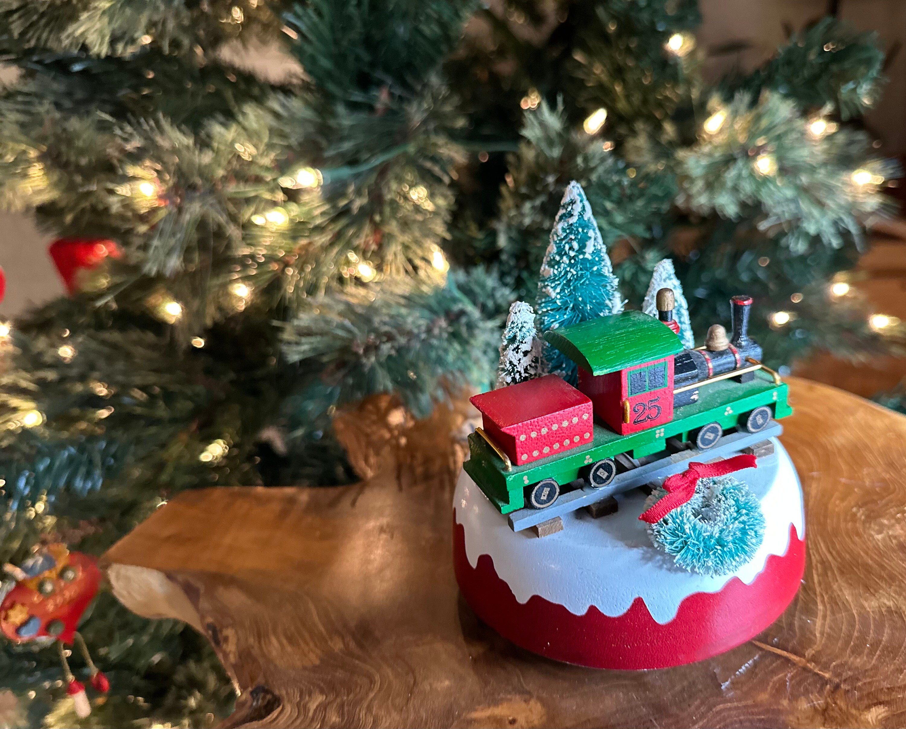 Roman 1986 MUSIC BOX Evergreen Express Christmas Tree Train Winter ...