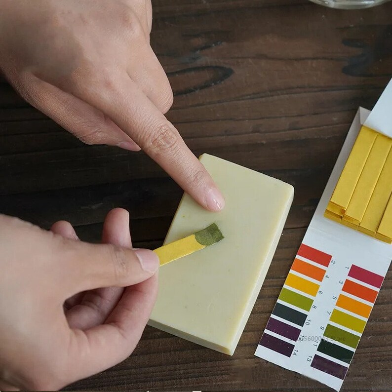 80pcs PH Test Strips for Making Handmade Cold Soap Supplies, Alkaline ...