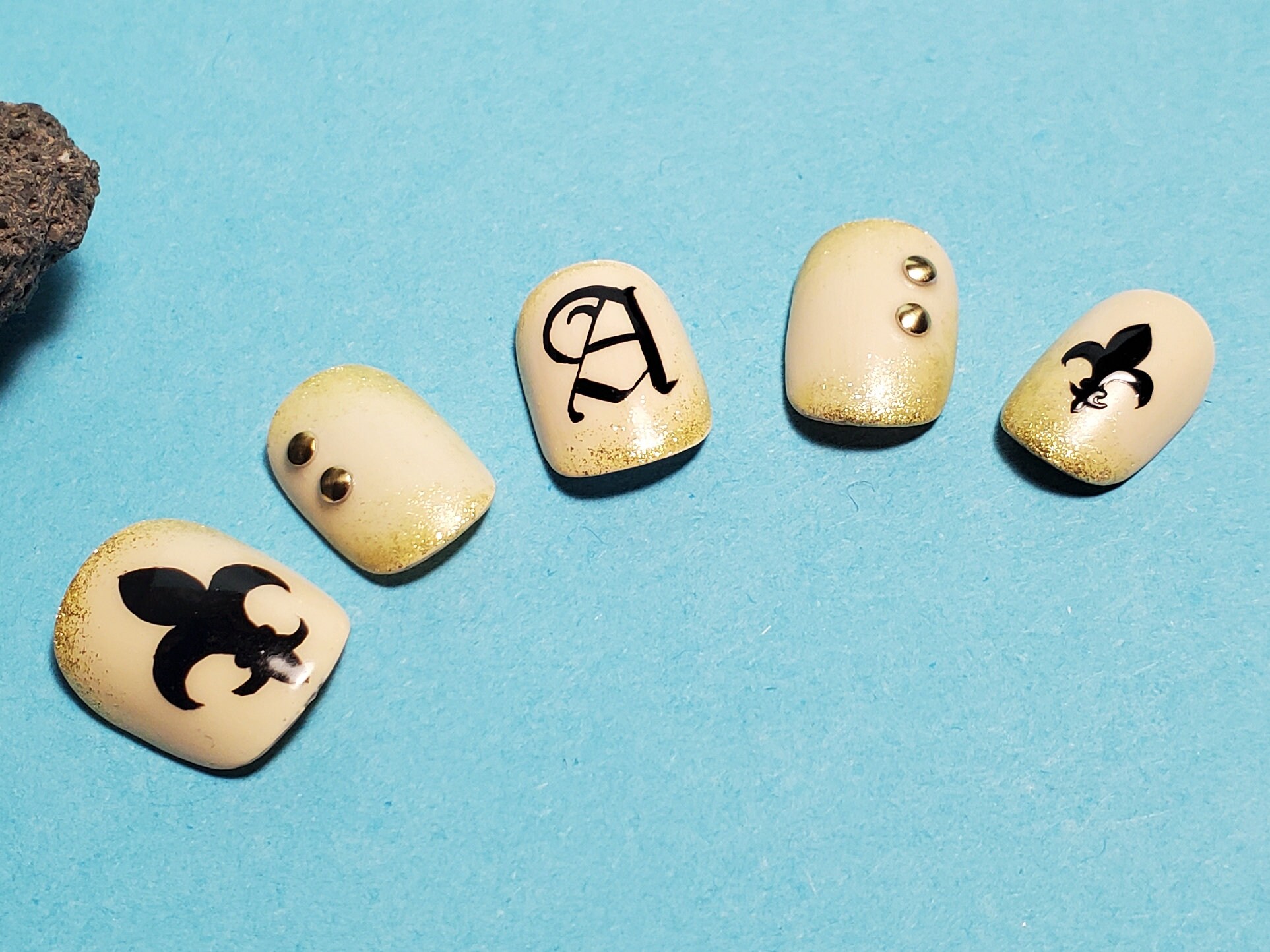 Changbin's Rock Star MV Look - Stray Kids Lalalala Fake Nail Capsules ...