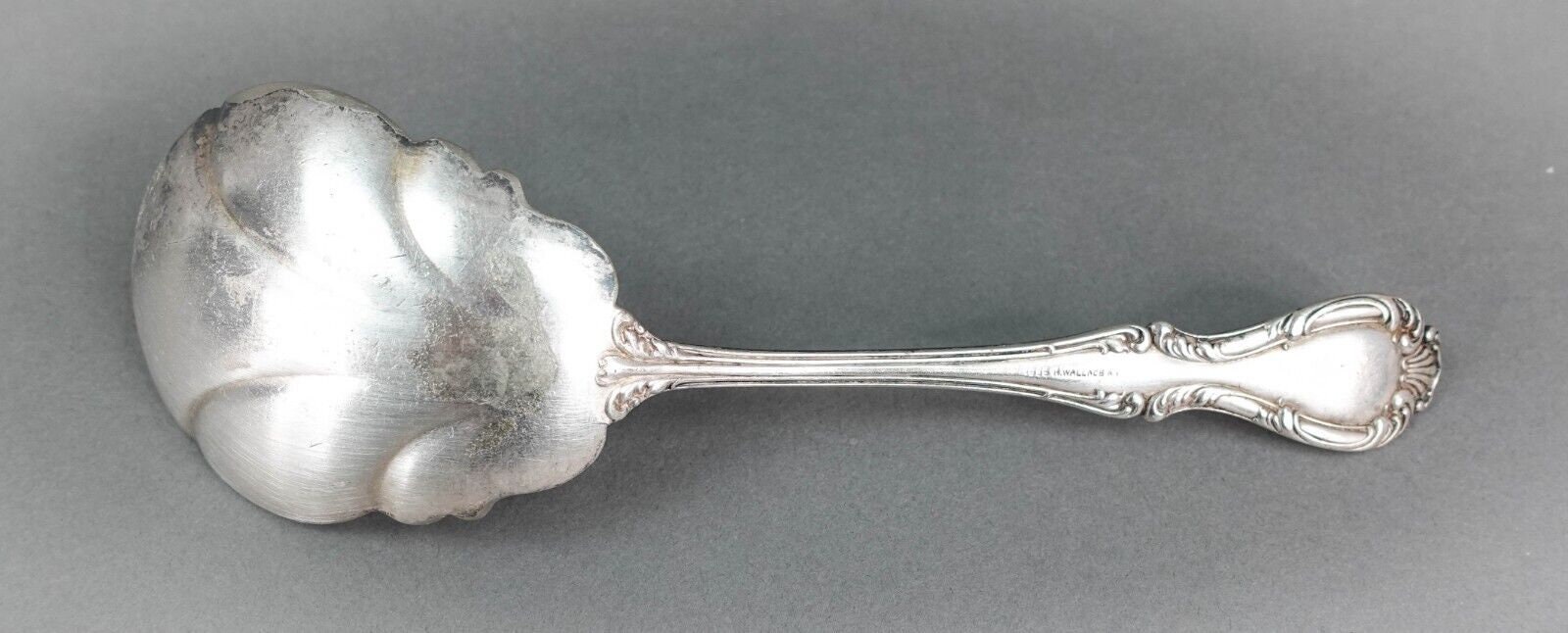 R. Wallace 1835 A1 Antique joan Silverplate Large Casserole Serving ...