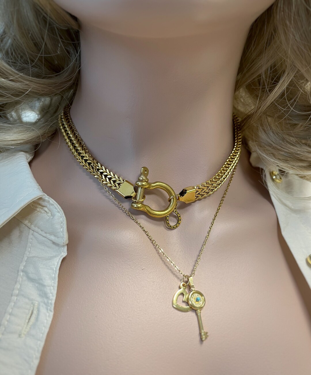 Lucky Gold Horseshoe Shackle Necklace, Chunky Gold Foxtail Chain Choker ...