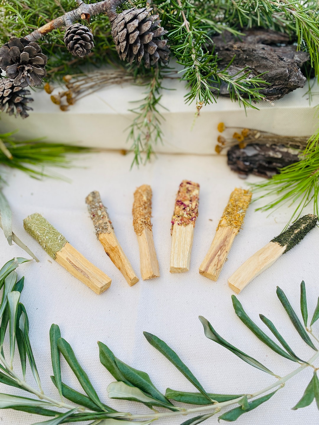 Palo Santo, Incense, Sacred Wood With Herbs, Purification of Spaces ...