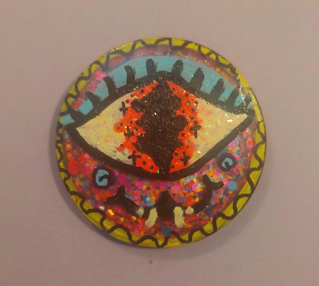 One Eyed Smiley Face Button - Etsy