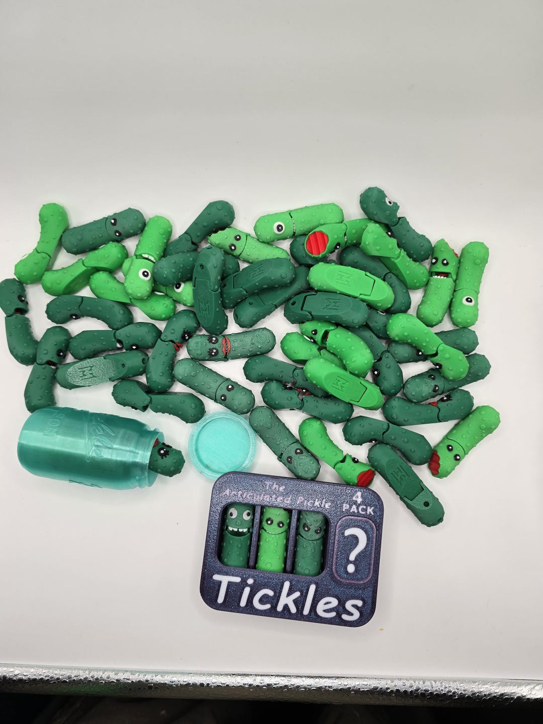 3D Printed Articulated Pickle Fidget Toy - Fun Faces! - Etsy