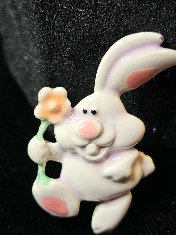 Easter bunny Vintage Enamel Bunny Pin - Gem