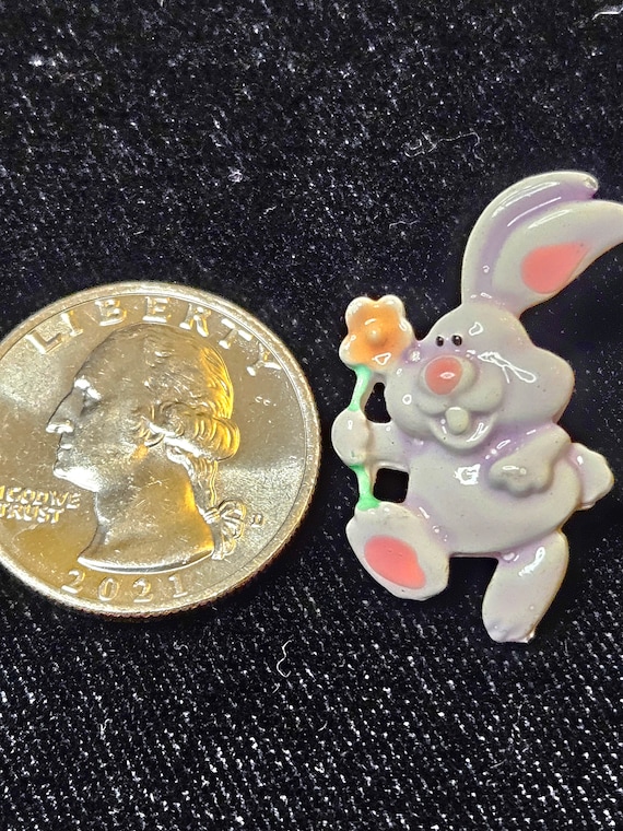Easter bunny Vintage Enamel Bunny Pin - Gem