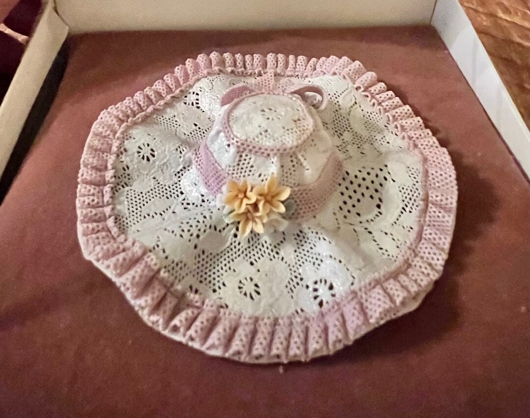 Lladro "small White Hat W/ridges" #1564 Capricho Miniature - Etsy