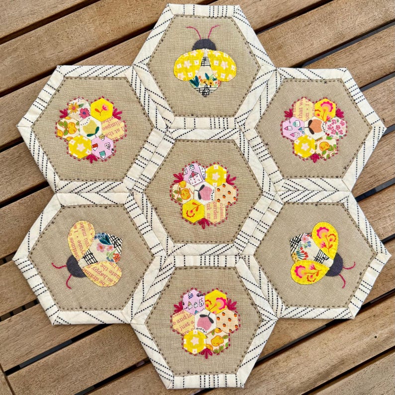 QAYG Hexie Table Topper PDF Pattern: English Paper Piecing & Applique ...