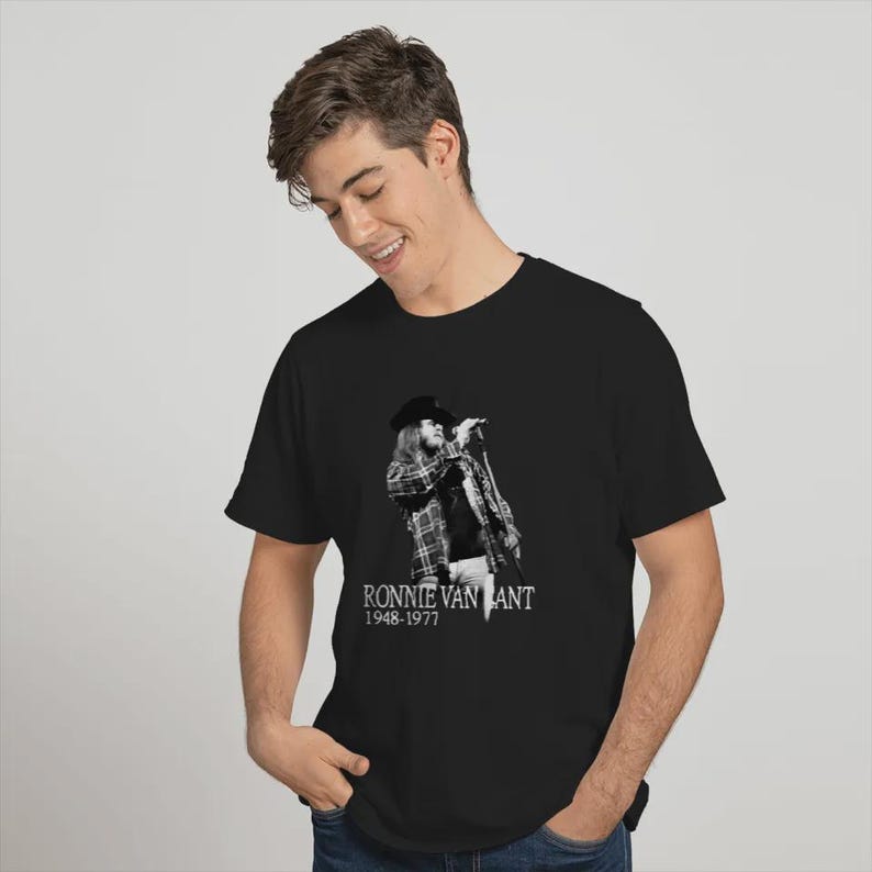 Retro Ronnie Van Zant T-shirt, Lynyrd Skynyrd Band Shirt, Ronnie Van ...
