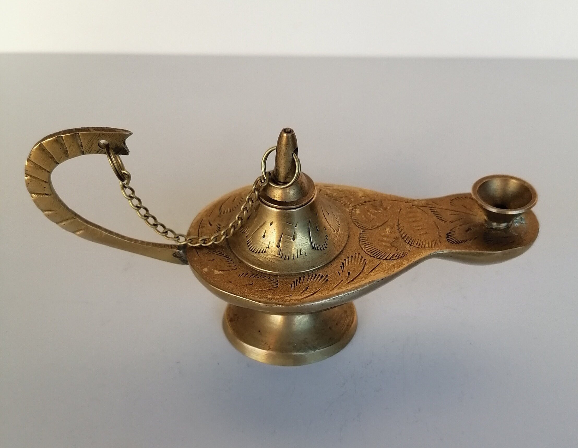 Aladdin Genie Oil Lamp Vintage Aladdin Lamp Genie Brass Oil Lamp ...