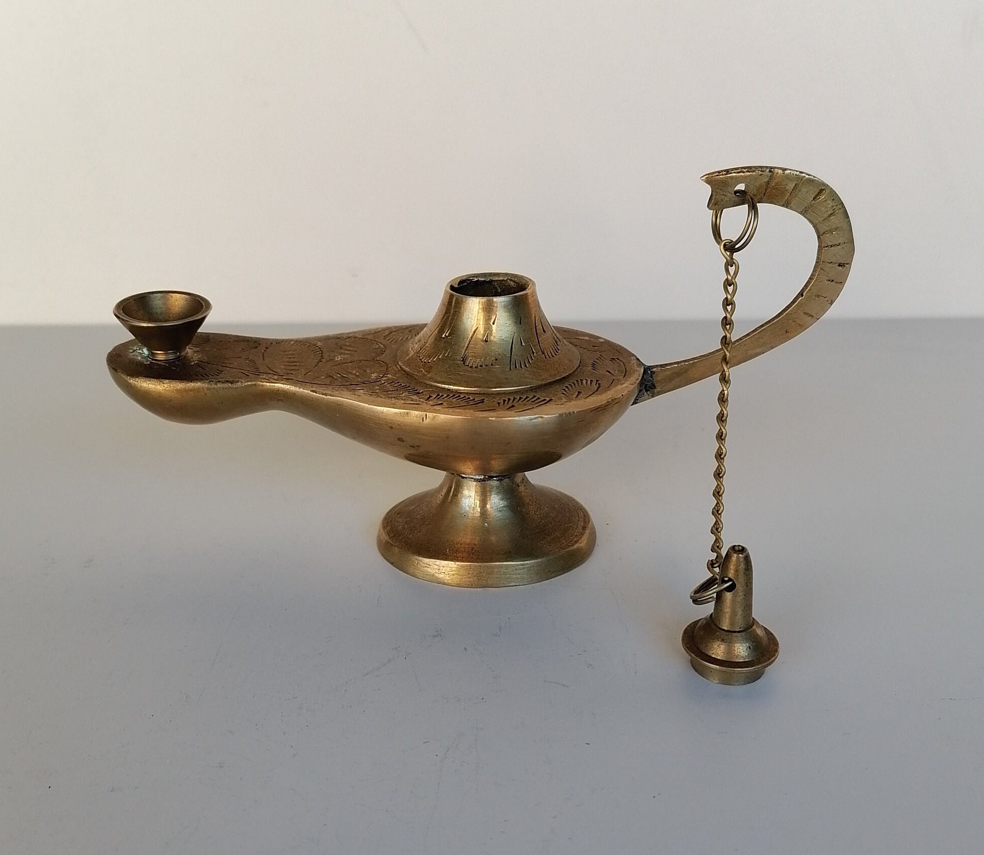 Aladdin Genie Oil Lamp Vintage Aladdin Lamp Genie Brass Oil Lamp ...