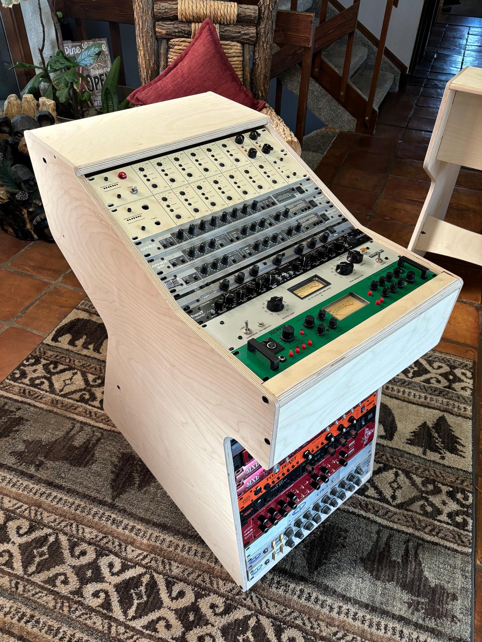 Trinity Desk Designs Recording and Production Desk EXL Sidecar 27 Rack ...